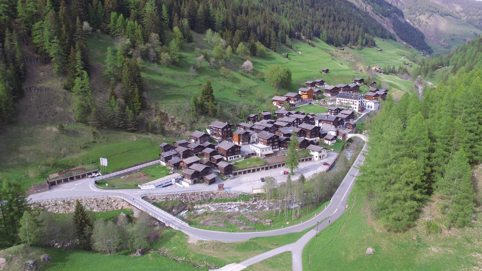 Luftaufnahmen | Gemeinde Binn | Binntal - Tal der Mineralien ...
